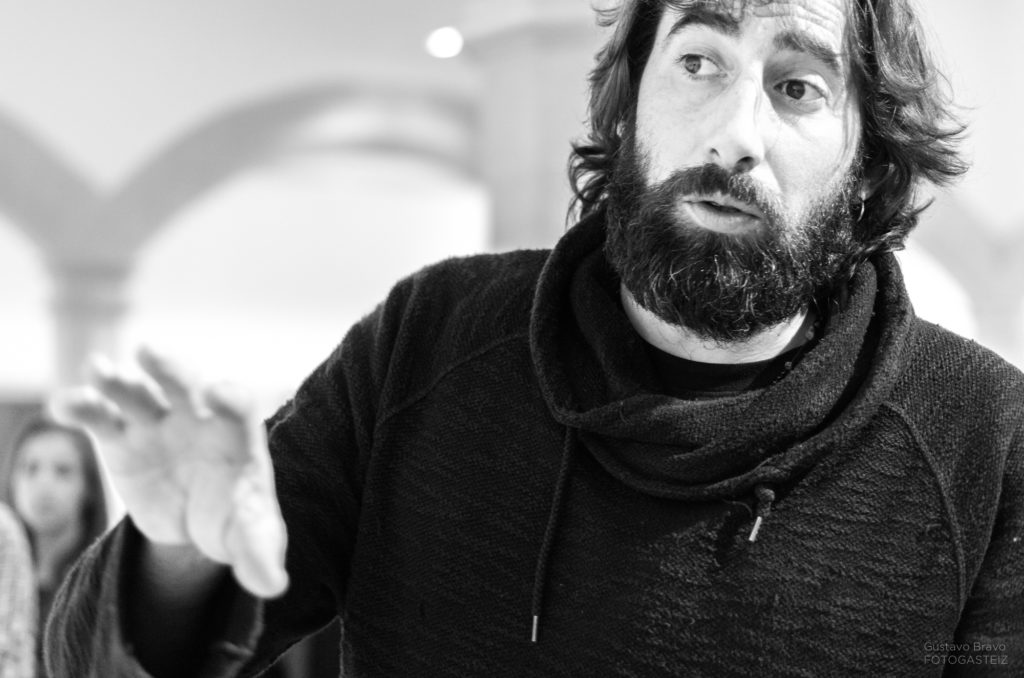 Visita guiada con el fotoperiodista Manu Brabo - Profesor de fotografía